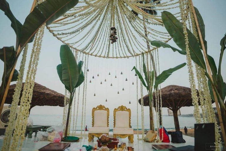 12 Gorgeous Mandap Decor For Beach Weddings | WedMePlz