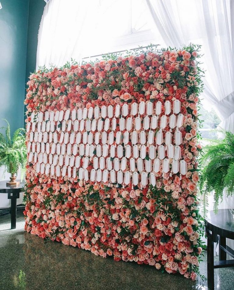 19 Simple & Quirky Photo Booth Backdrop Ideas To Capture The Fun ...