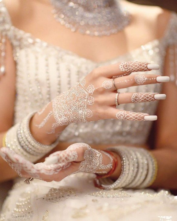 24 Stunning White Mehendi Designs That Cannot Be Missed | WedMePlz